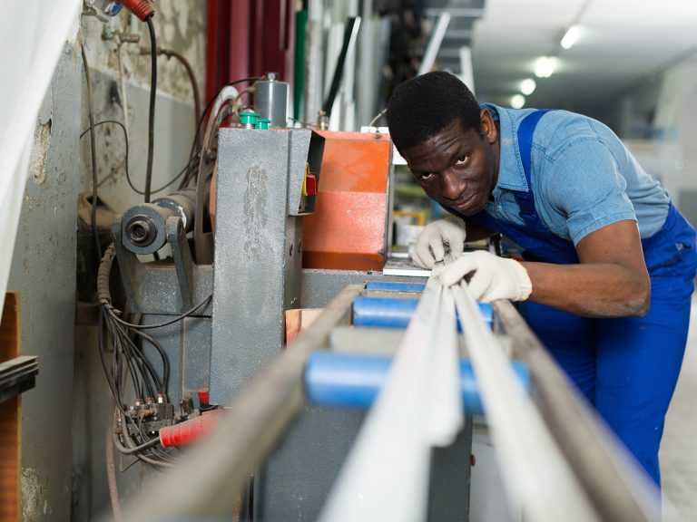 Machine Operator Job Description, Qualifications, Skills, Salary and ...